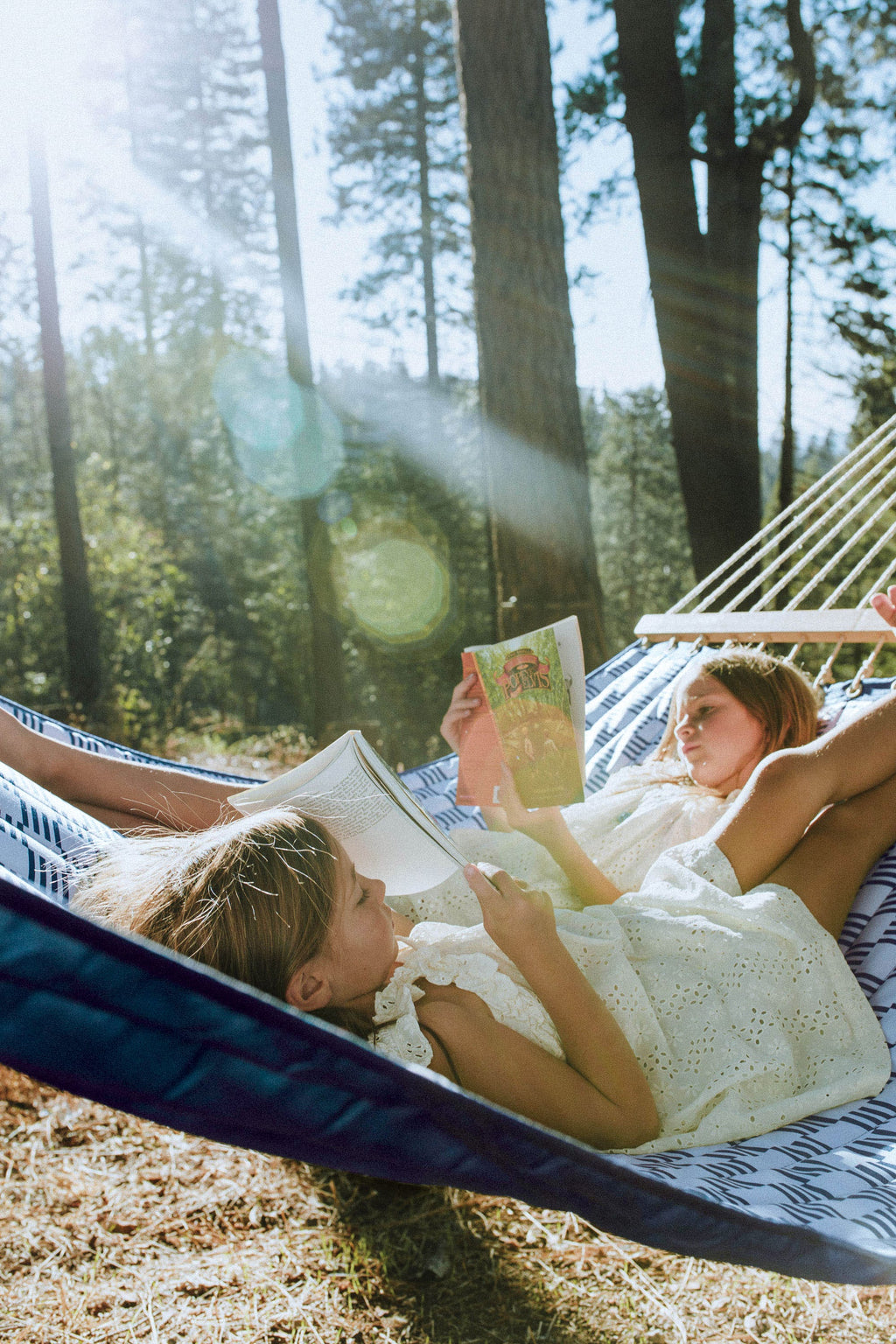 The August Quilted Hammock in Huckleberry – Golden Yarrow
